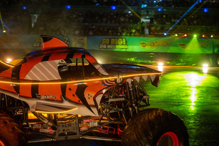 I watched Hot Wheels Monster Trucks Glow and Fire Show at Manchester AO ...