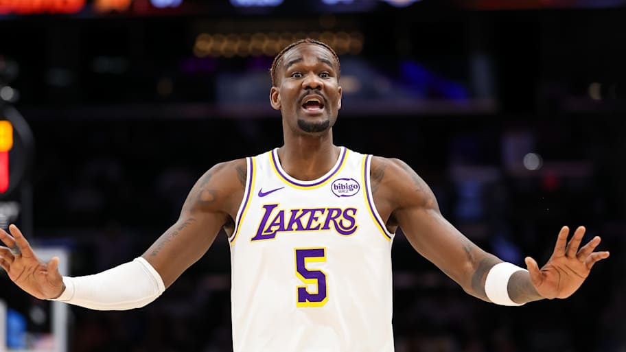 James Worthy says what every Lakers fan knows about Deandre Ayton