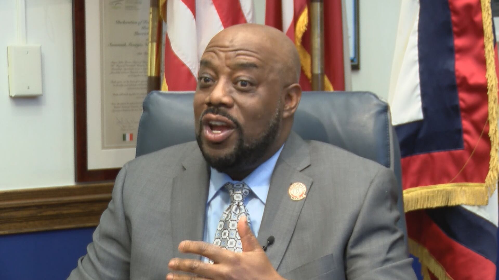 Mayor Van Johnson defends Savannah gun ordinance results as state bill ...