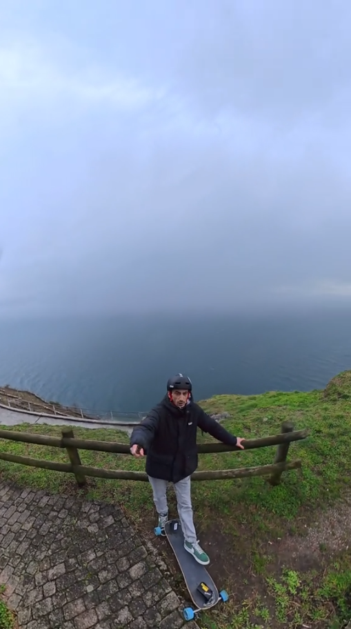 Wet asphalt send it - Freebord control on wet pavement