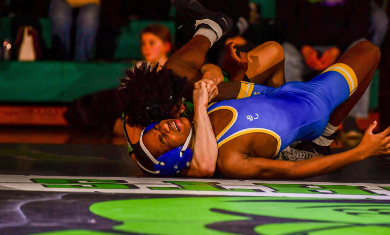 Pen Argyl seniors honor former coach in wrestling win over Wilson