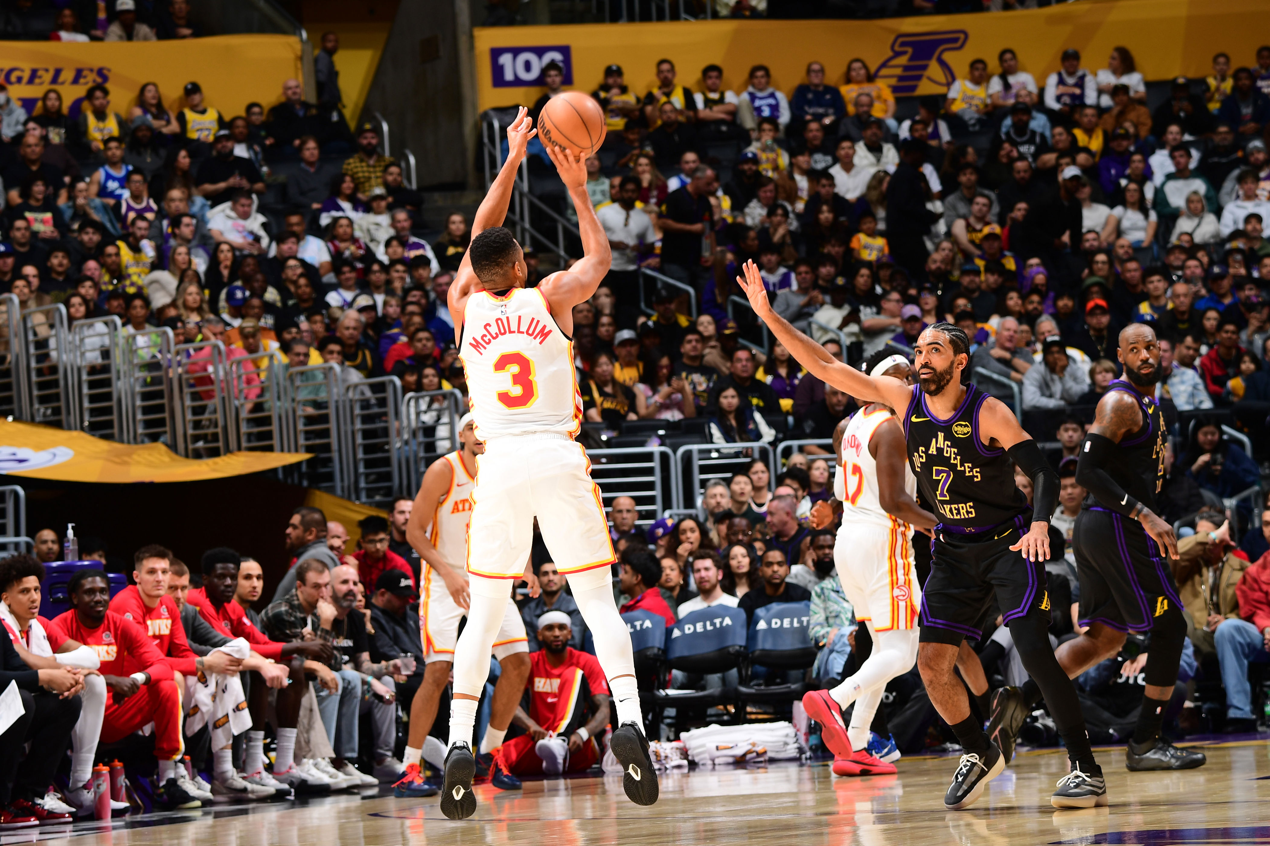 Hawks late run not enough, lose 141-116 to Lakers