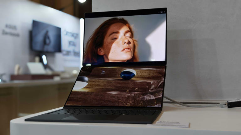 I tried Asus' new dual-screen ZenBook, and it might just be my new ...