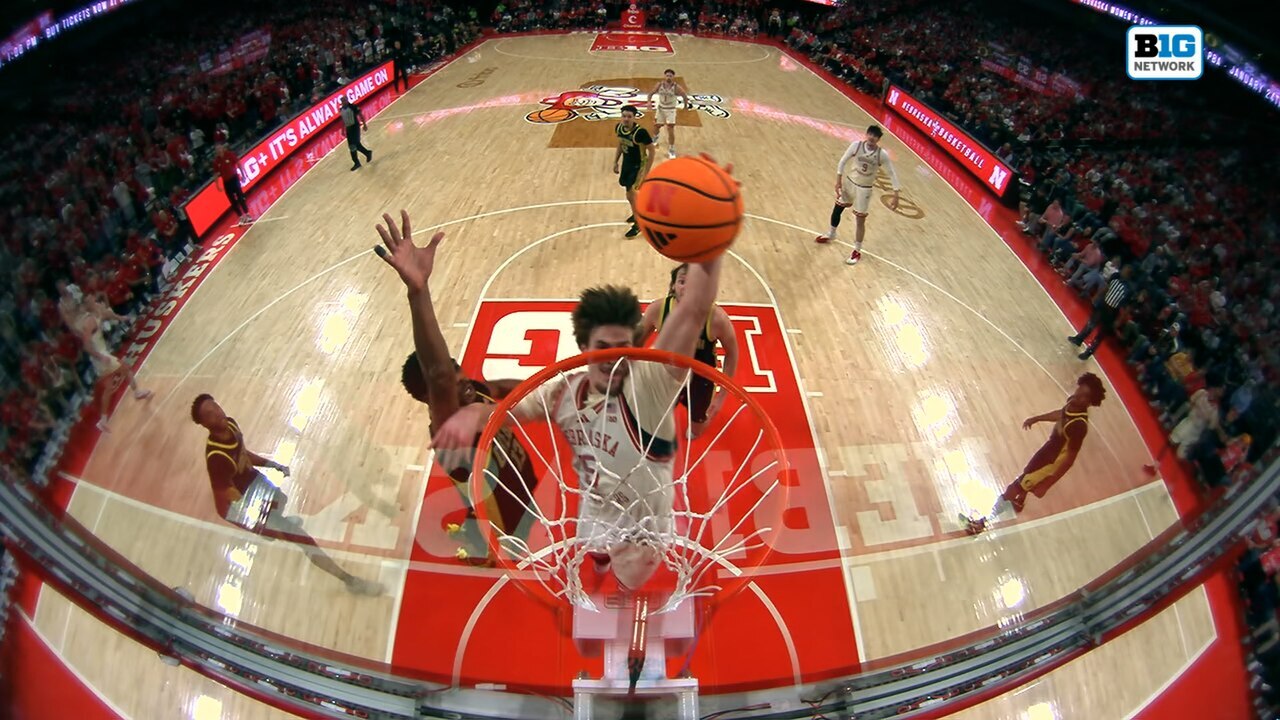Nebraska's Braden Frager thrown down dunk to extend lead over Oregon