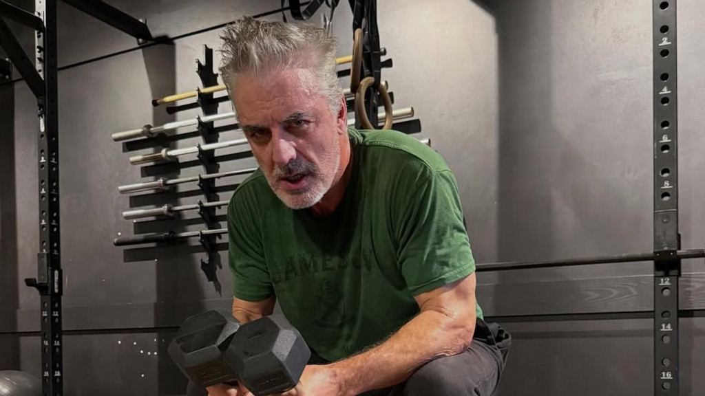 Chris Noth shades Sarah Jessica Parker following Golden Globes honour