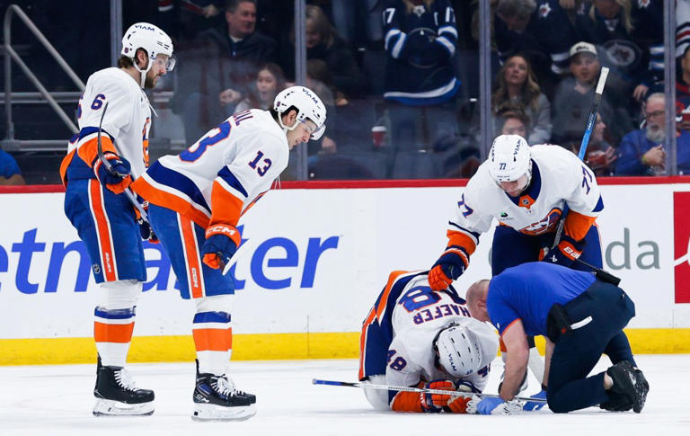Islanders’ Matthew Schaefer likely OK after two injury scares