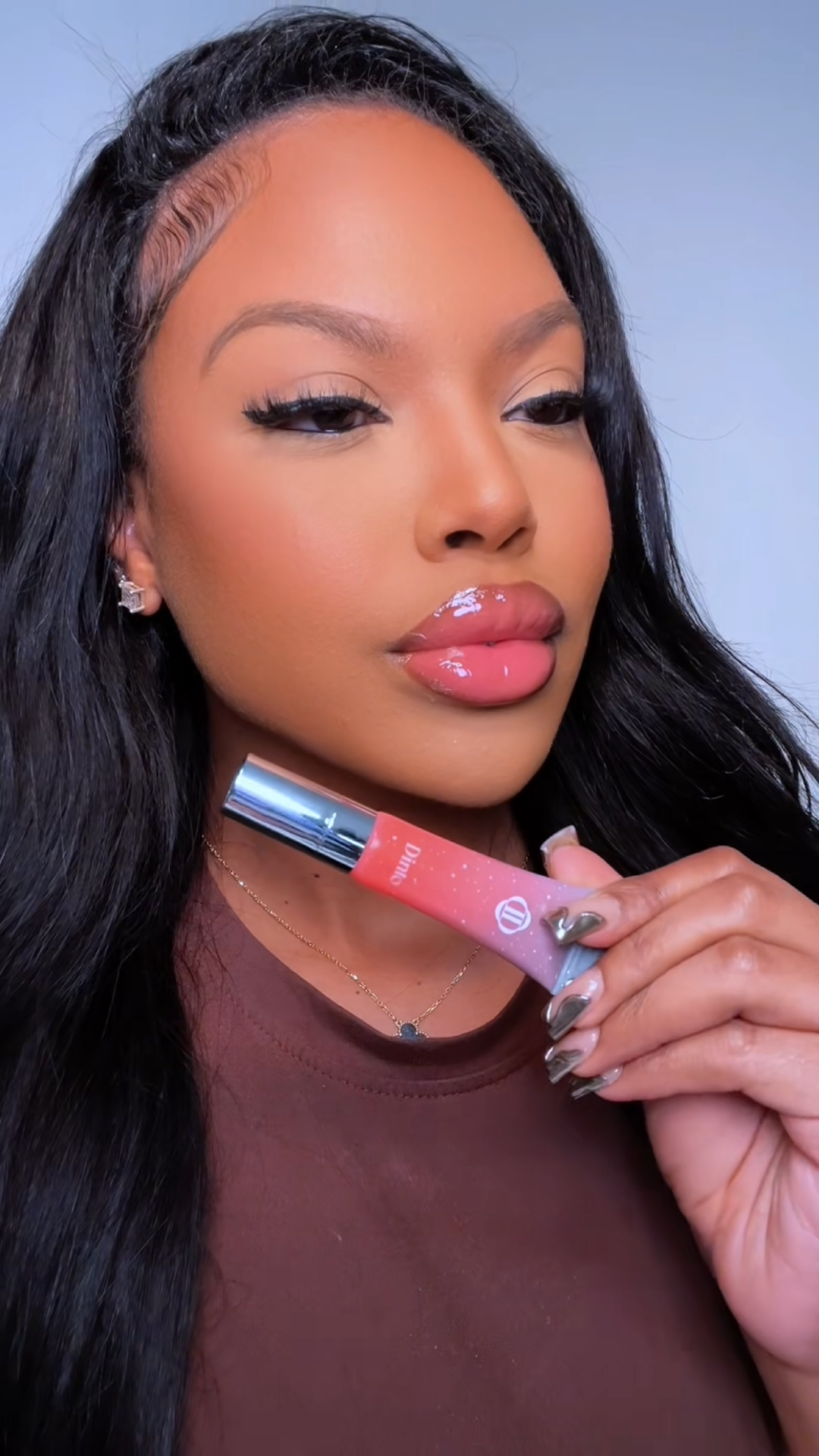 Hydrated Glossy and Plumped Lips Routine