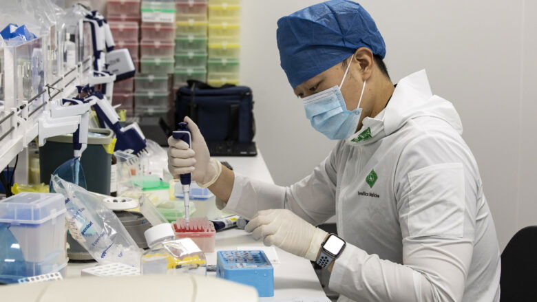 Pour la première fois, un médicament conçu par l’IA entre en phase d ...