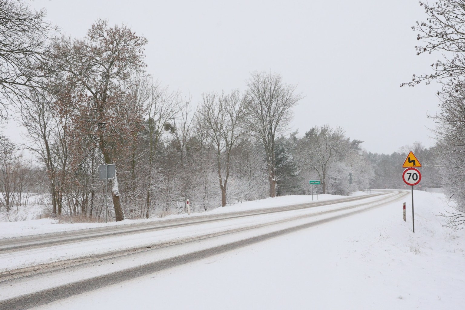 Kto odpowiada za nieodśnieżoną drogę? Możliwości jest kilka
