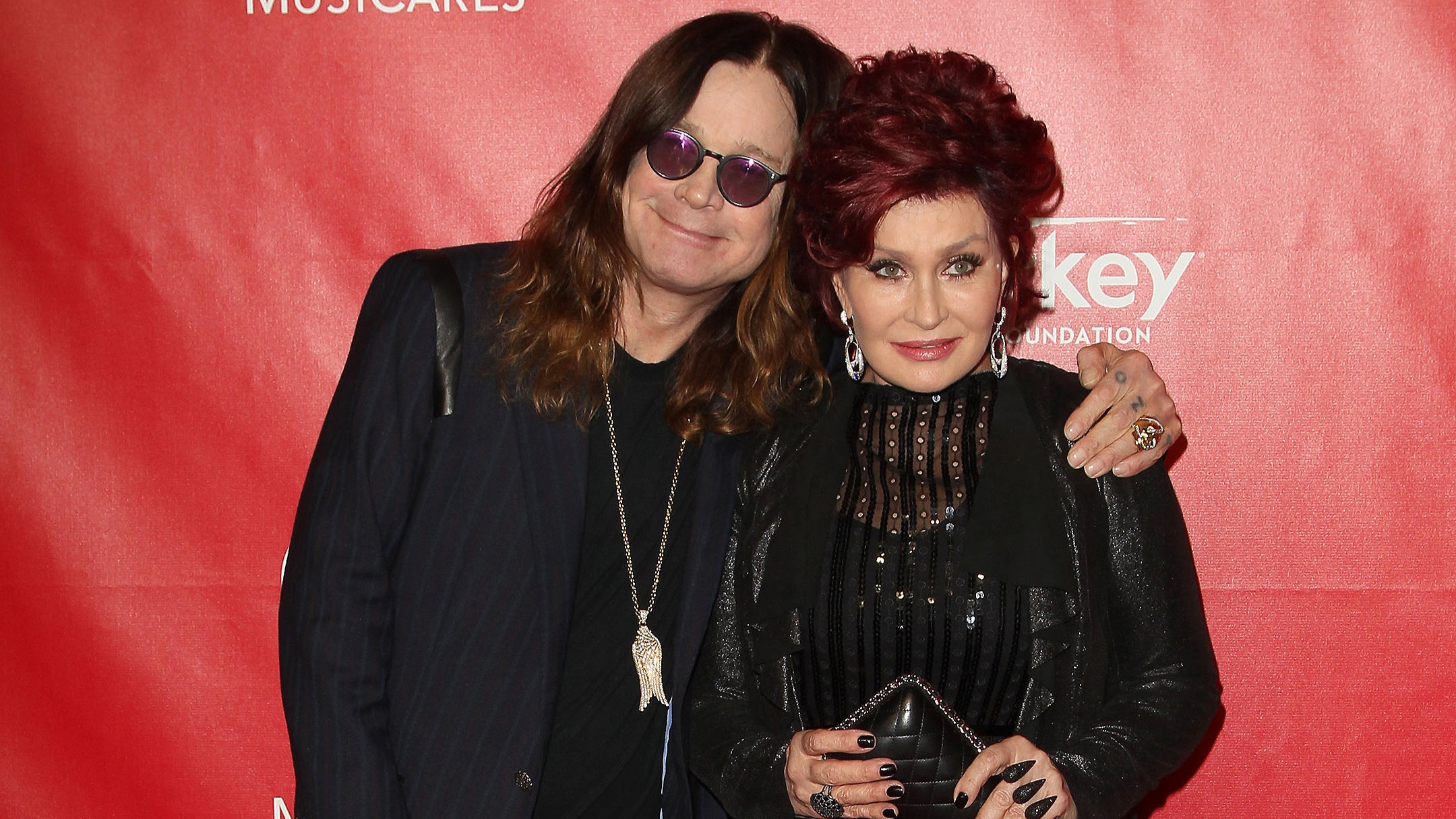 Ozzy Osbourne -elokuva etenee – laulajan rooliin löydetty "ilmiömäinen ...