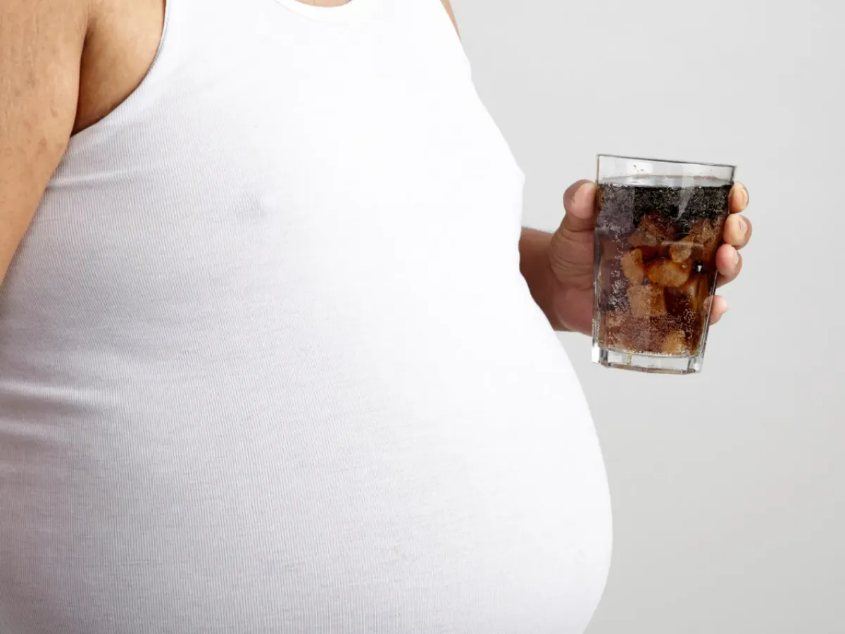 Zvyšte daně na slazené a alkoholické nápoje, vyzývá WHO