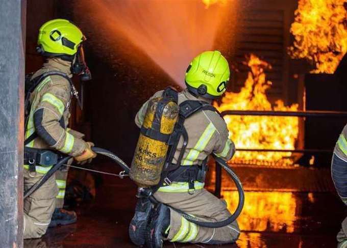 Earlsworth Road in Williesborough, Ashford, closed after building fire