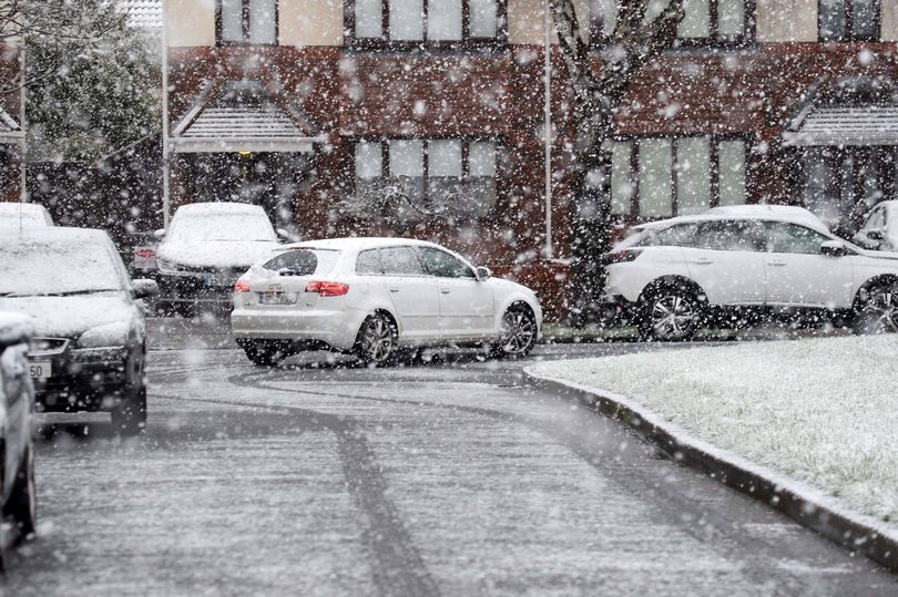 Cold weather snap looms for Ireland as Met Éireann issues snow warning