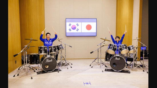 South Korean president surprises Japanese PM with impromptu jam session ...