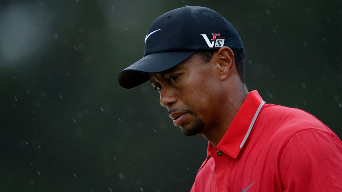 Tiger Woods grabs attention after botching golfer’s name