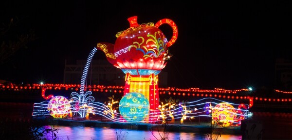 Thousands of lanterns light up Xi’an: 2026 Chang’an Lantern Festival ...