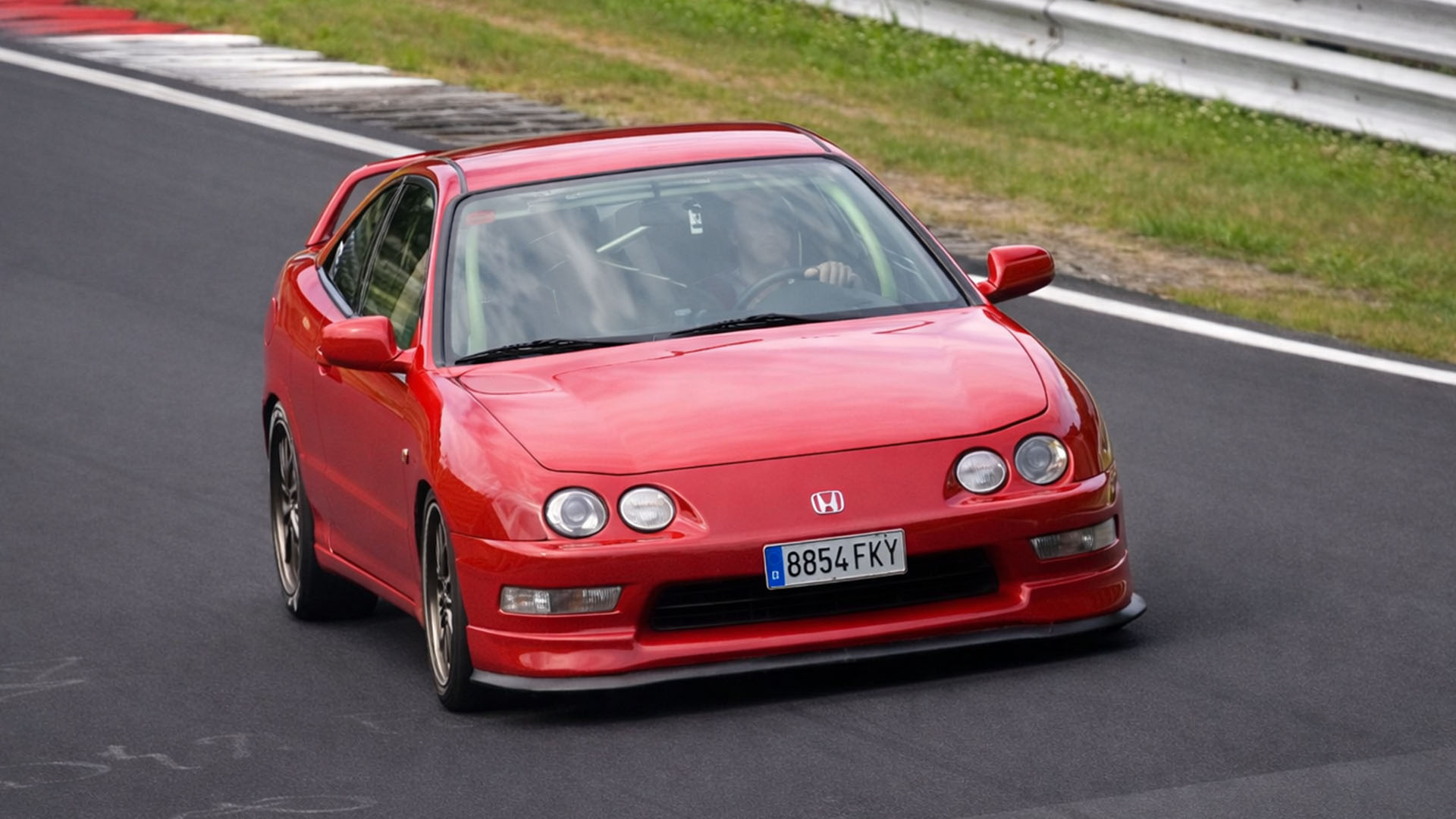 Touristenfahrten Nürburgring packed with fast action