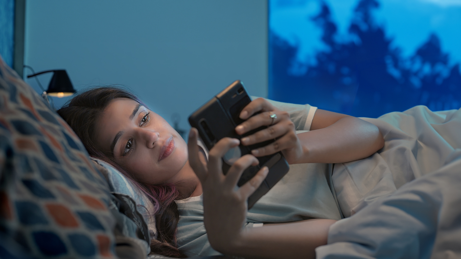 Balancing screen time and sleep during pregnancy