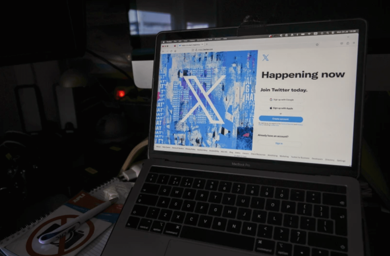 Elon Musk tightens grip as @twitter account goes dark