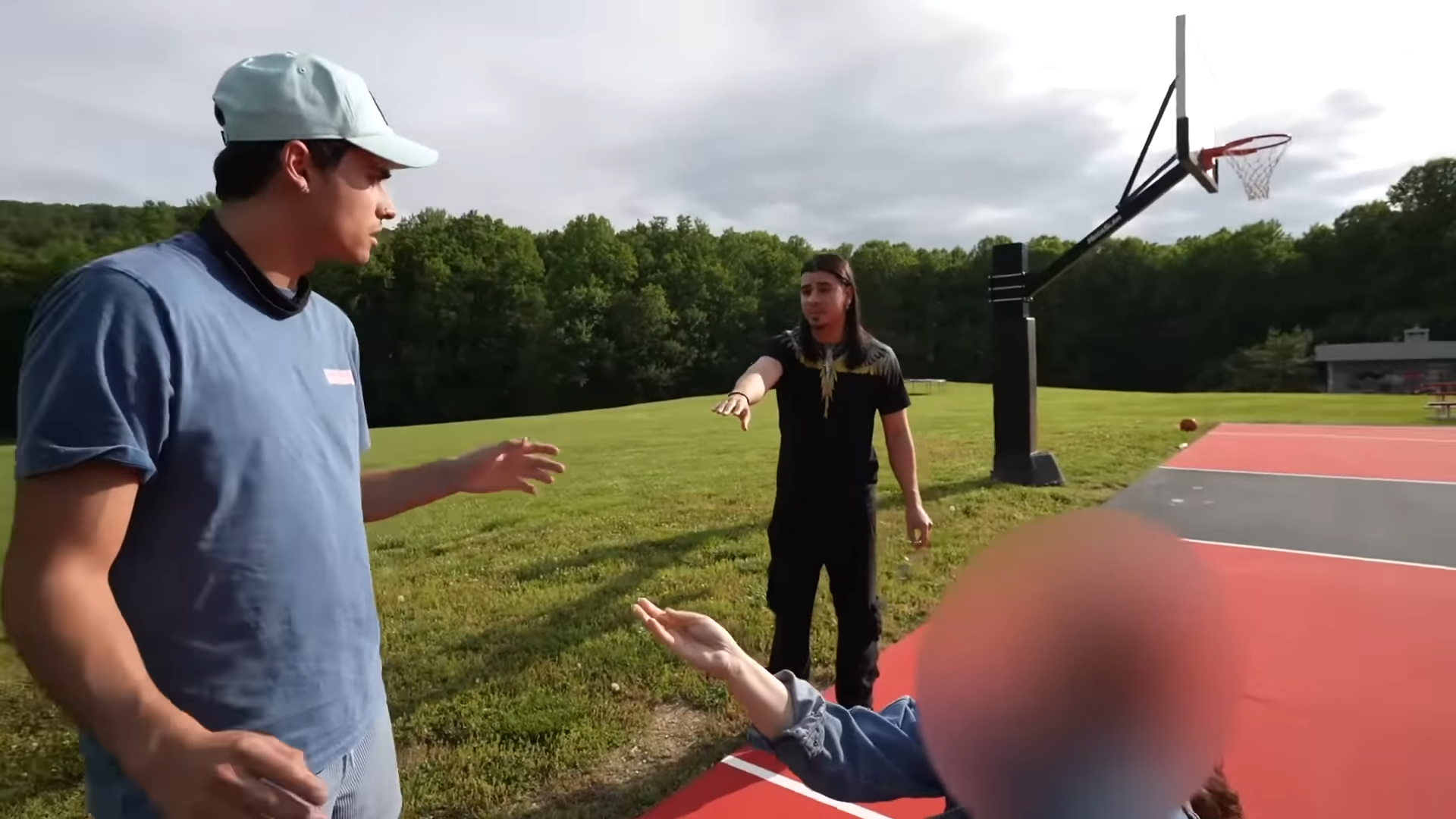 This fan interaction seemed normal… until she proposed
