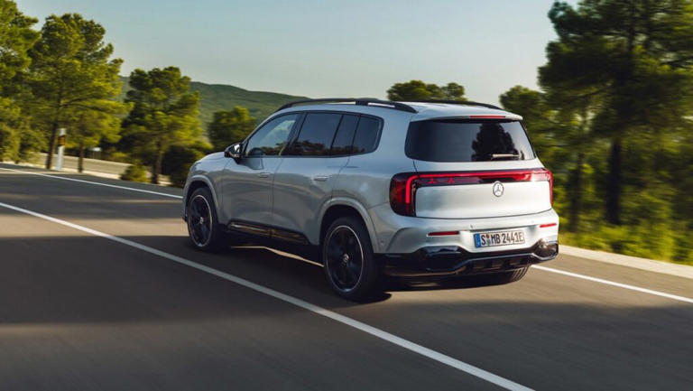 Mercedes’ “baby G-Wagen” just went electric—and it’s faster, smarter ...