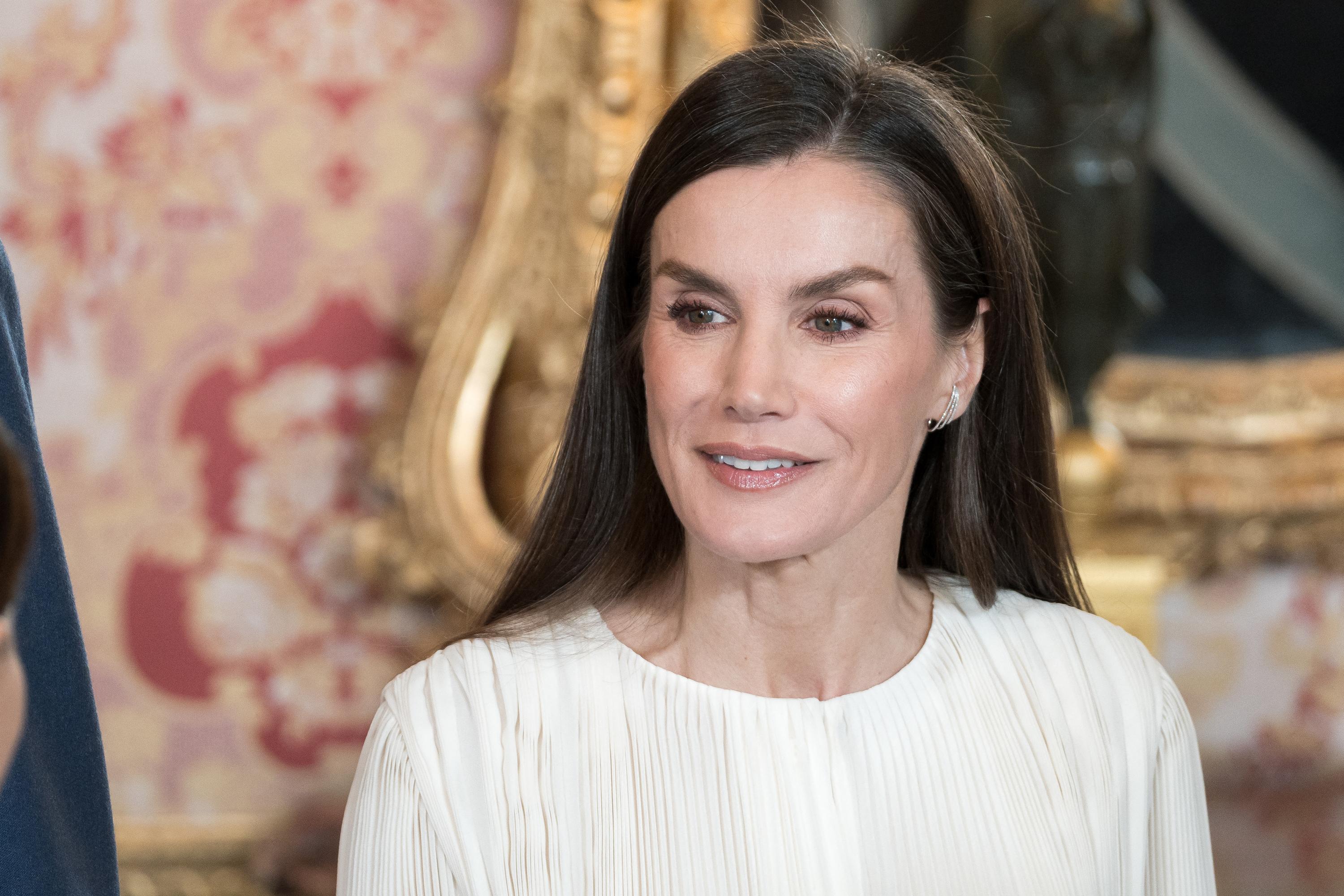 À 53 ans, Letizia d’Espagne ne jure que par 3 trois soins naturels pour ...