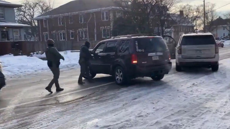 During an interview, Donald Trump sends a direct message to the father ...