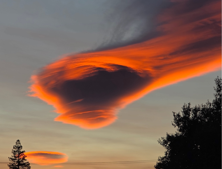 Cloud resembling flaming UFO illuminates Livermore skies