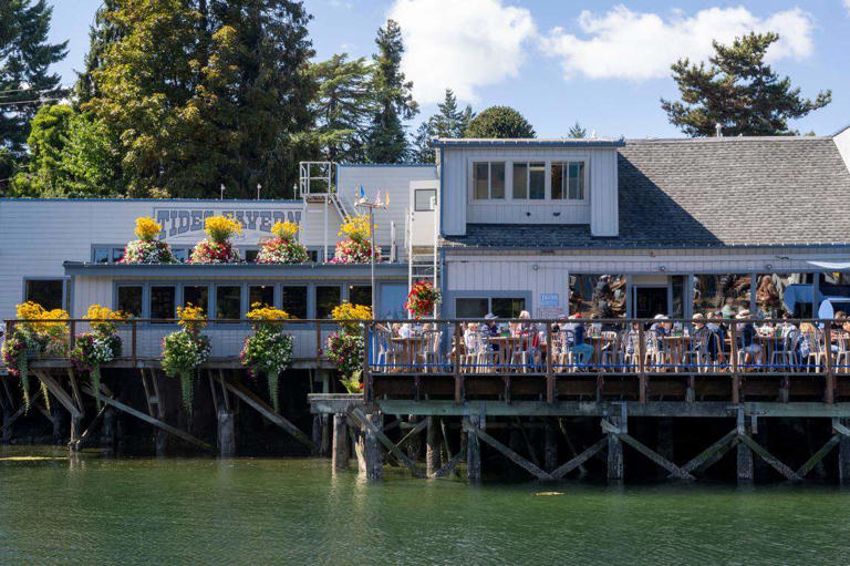 Iconic waterfront restaurant in Pierce County is being sold, owners confirm