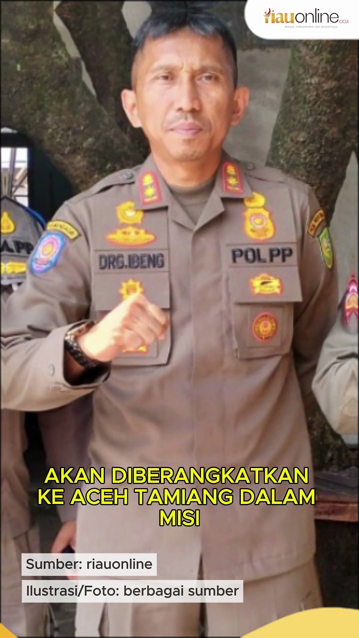 Satpol PP Riau sulap traktor jadi mesin pembersih lumpur, bantu korban ...