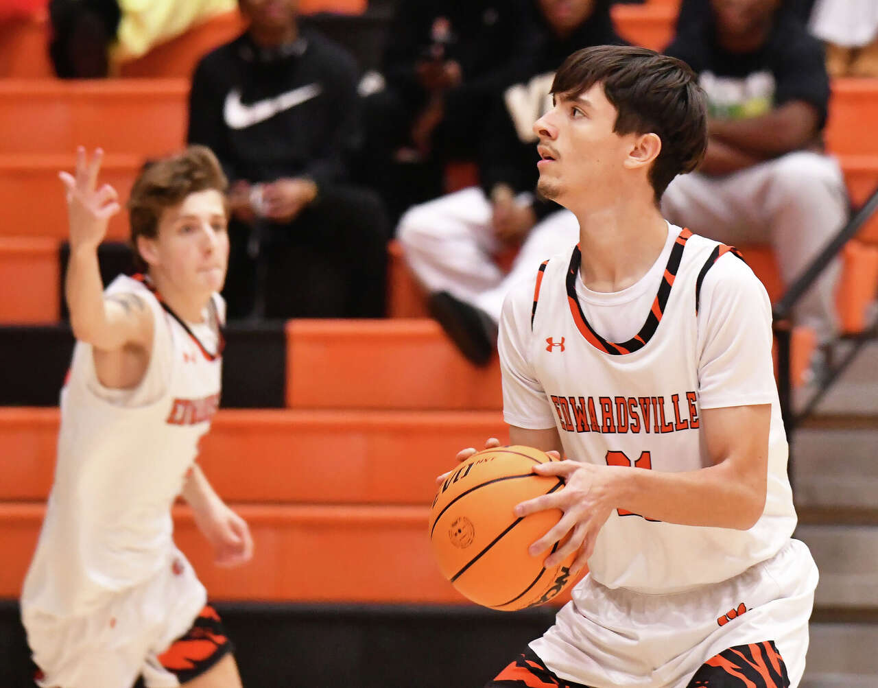 Roberts' trey caps off Edwardsville's win