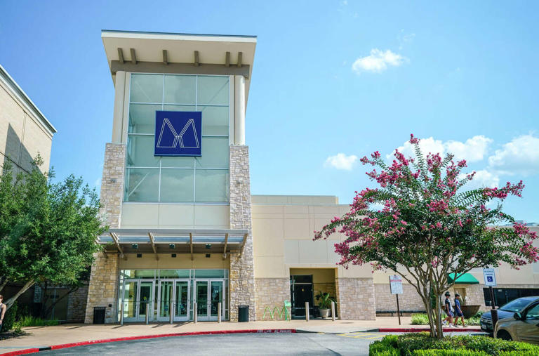 Hazardous ammonia leak clears Memorial City Mall after emergency evacuation