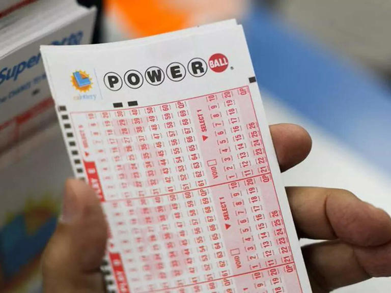 Powerball jackpot soars to $156 million for January 14 drawing - here's ...