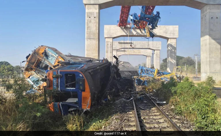 Crane at China-backed rail project collapses, derails Thailand train ...