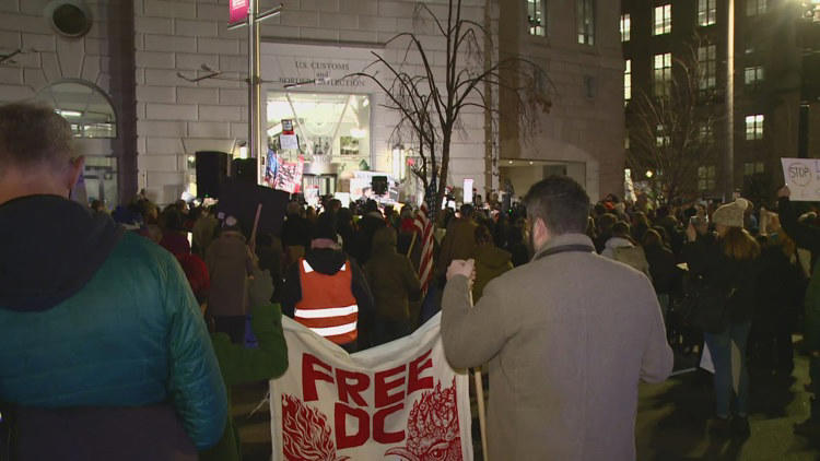 Protesters rally outside DC Customs and Border Protection HQ after ICE ...