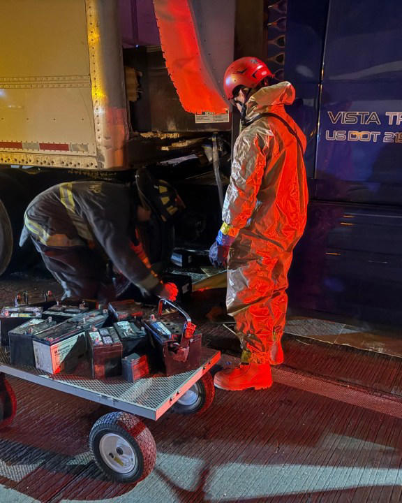 Battery acid spilled on Interstate 465 on west side of Indianapolis ...