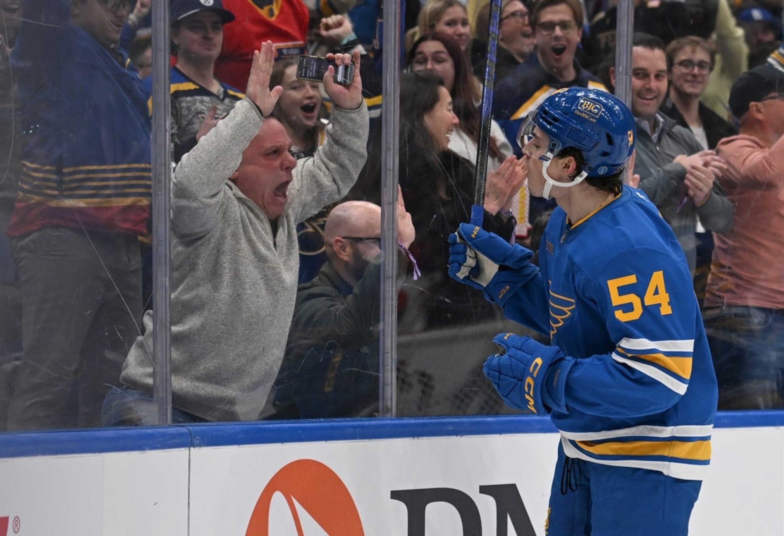 Joel Hofer shuts out Hurricanes as Blues snap losing streak