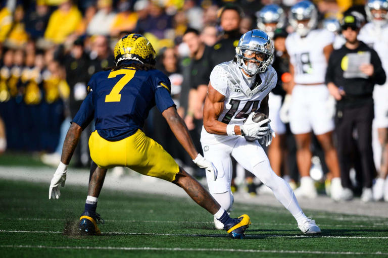 Former Oregon receiver Justius Lowe commits to Pac-12 team