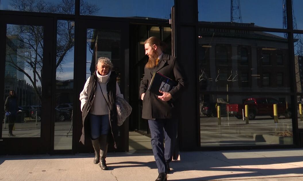 Executive Towers tenants headed to trial over conditions at apartment ...