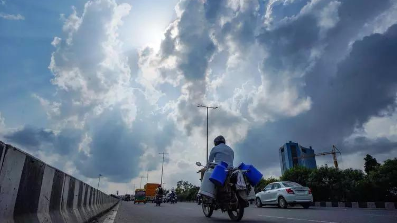 Bengaluru weather: Partly cloudy, mild temperatures; AQI remains moderate