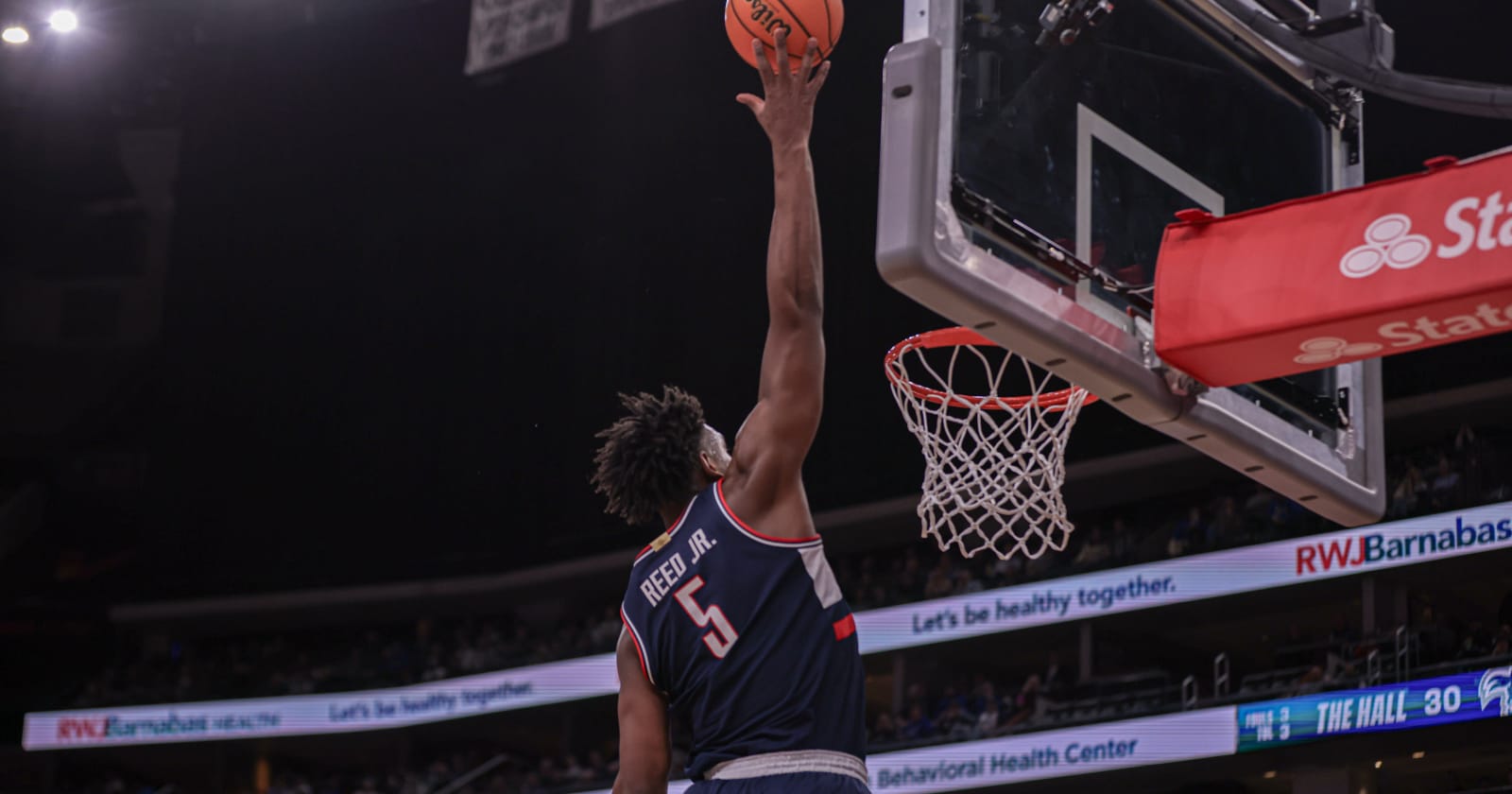 UConn basketball snaps streak, defeats Seton Hall in Newark 69-64
