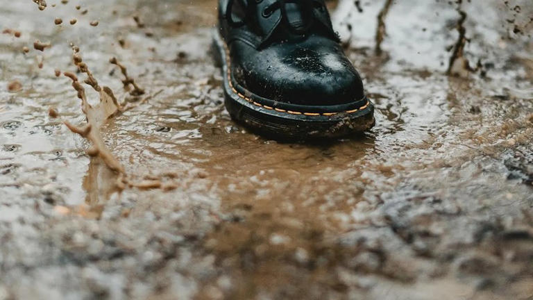 Back to school under storm clouds as heavy rain, heat forecast across SA