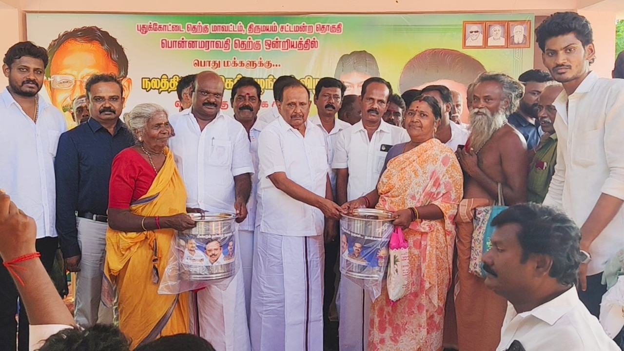 Pongal gifting goes big as DMK, AIADMK woo voters ahead of Tamil Nadu polls