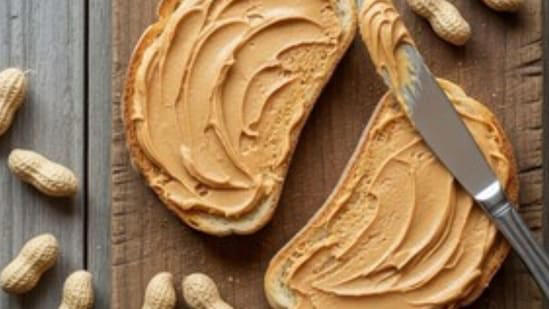 How to make homemade peanut butter in 10 minutes that’s healthier and ...