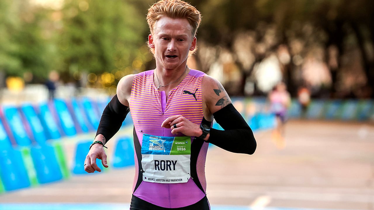 #TheMoment he became the 1st Canadian to run a half-marathon in under ...