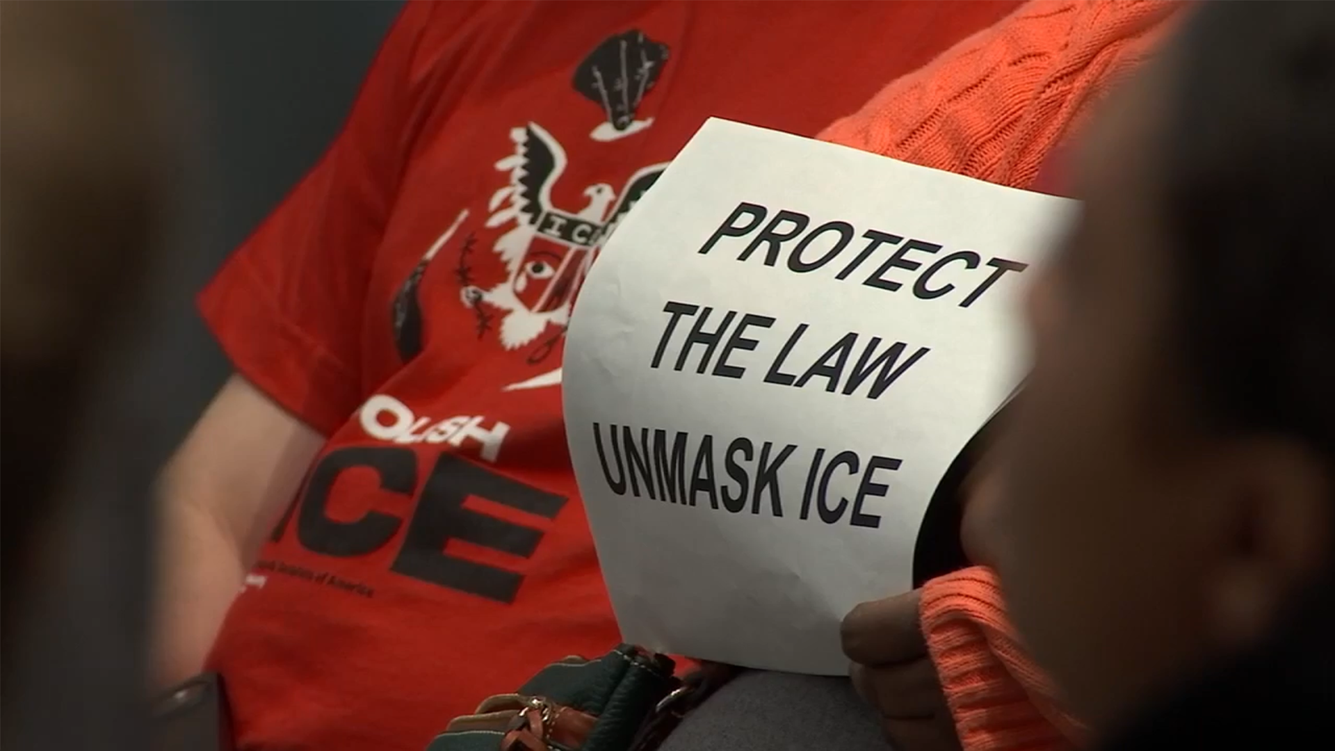 Portland city ordinance would require visible badges, prohibit face ...