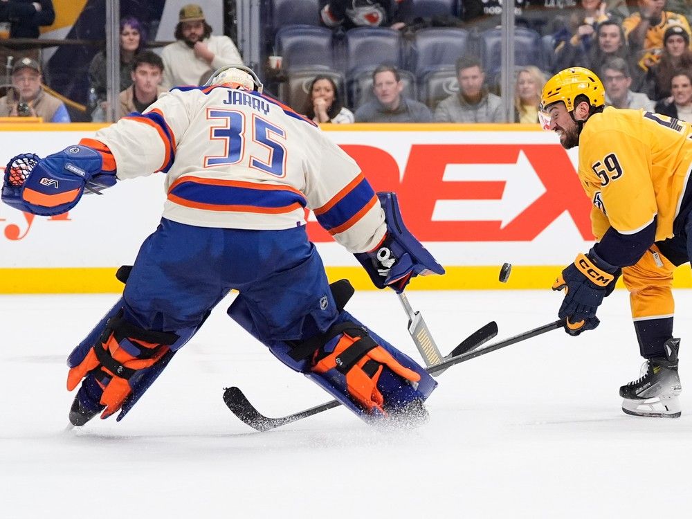 Edmonton Oilers hang Jarry out to dry in mistake-filled loss to Predators