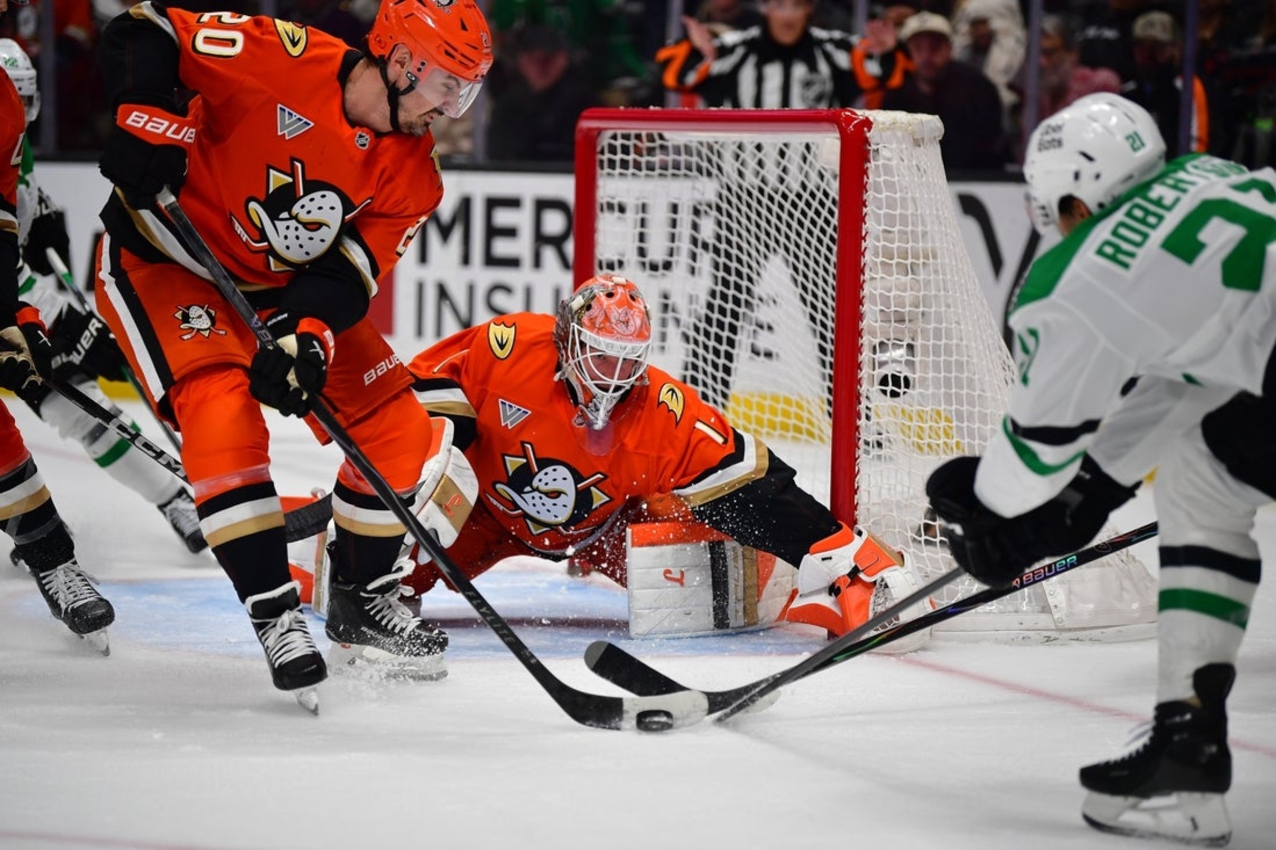 Ducks shoot past Stars to end 9-game losing streak