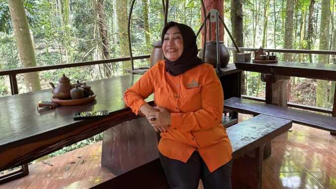 Beli lahan tandus kini jadi hutan organik