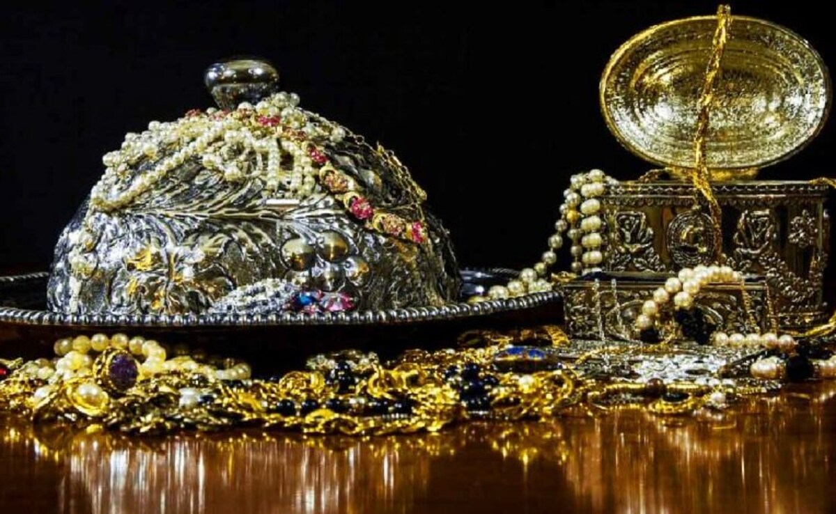 What Iran crown jewels are and how they back its currency
